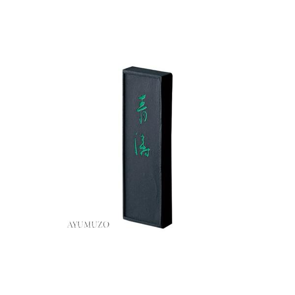 【商品詳細】商品名：呉竹　画墨　青涛　2.0丁型規格：2.0丁型商品サイズ(mm)：28×11×86外装サイズ(mm)：43×18×106特徴：水墨画用。青墨に藍を加え、最も鮮明な瑠璃に近い落ち着きのある青味。品番：AH26-20