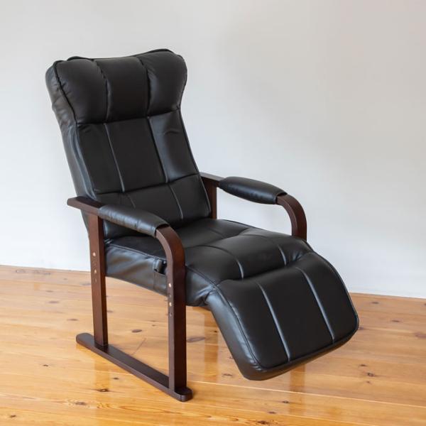 ★送料無料のお店です！※メーカーから直送（代引き不可、北海道・沖縄・離島は不可）「正規品」立ち座りが楽な木製の肘付。背もたれは無段階、オットマン部は５段階のリクライニングです。（関連：木製肘付　リクライニングチェア　SWO248　スタッキン...