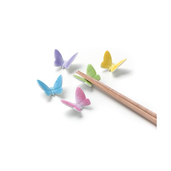 ●箸置き（ブルー・パープル・ピンク・グリーン・イエロー）（約高さ1.8×幅3.7×奥行3cm）×各1／磁器 ●日本製 ●箱寸法／約11×21.5×3.3cm ※在庫確認の上、正式ご注文を承ります。 ※手作り品の為、色・柄・サイズが多少異なる...