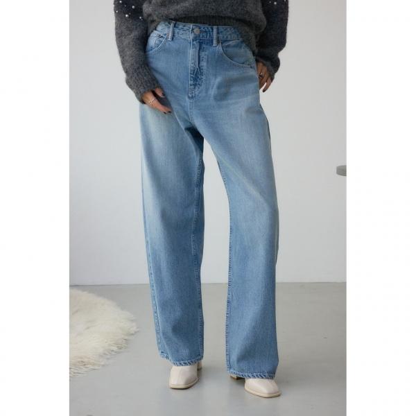 ■L/B ライトオンスカーブデニム ショート丈250JSB11-1241　L/B ライトオンスカーブデニムより3cm着丈が短くなっております。■ポイント柔らかく落ち感のあるライトオンス素材で、トレンド感のあるカーブシルエットが美しいハイウエ...