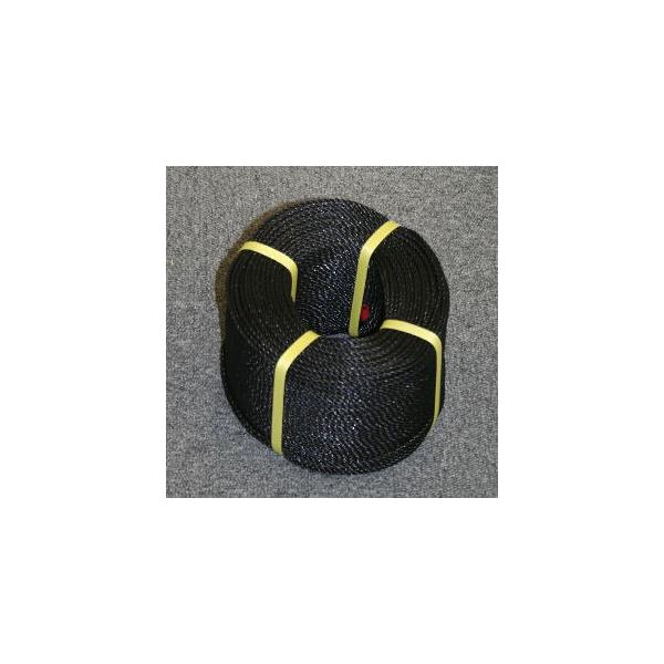 一般的な三ツ打ポリロープです。テント張り・物干し用・仕切り用などにもご利用ください。