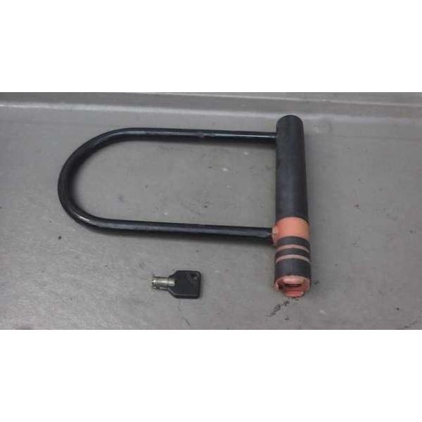 ■■ディオ４スト　AF62-1016xxx　の　U字ロック■■ 中古品です、画像をよく見て御判断下さい。<br><br>車体番号AF62-1016xxx　より外しました。<br><br>(CO...