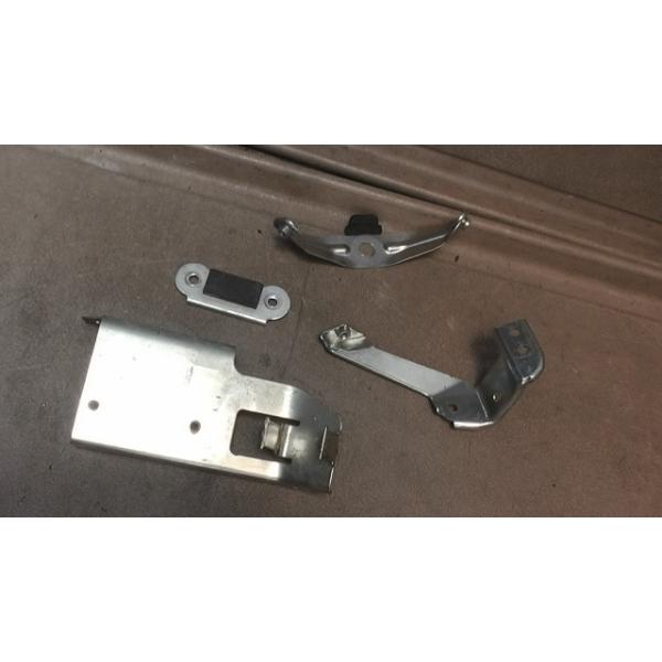 ■■GSR250　LC6GJ55D001107xxx　の　ステー■■ 中古品です、画像をよく見て御判断下さい。<br><br>車体番号LC6GJ55D001107xxx　より外しました。<br><b...