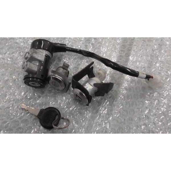 ■■ライブディオZX前期　AF35-1232xxx　の  キーセット　3/3■■ 中古品です、画像をよく見て御判断下さい。<br><br>車体番号AF35-1232xxx　より外しました。<br><...