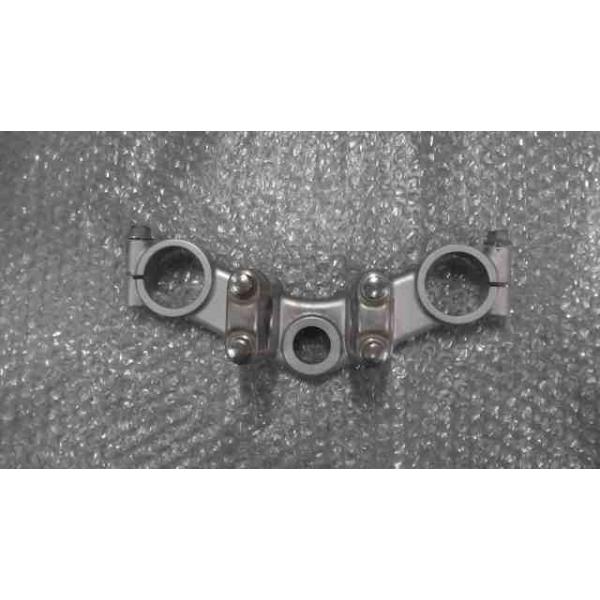 ■■KSR-I　MX050B-010xxx　の　トップブリッジ■■ 中古品です、画像をよく見て御判断下さい。<br><br>車体番号MX050B-010xxx　より外しました。<br><br>...