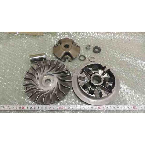 ■■トリシティ125　SEC1J-005xxx　の　プーリー■■ 中古品です、画像をよく見て御判断下さい。<br><br>車体番号SEC1J-005xxx　より外しました。<br><br>(C...