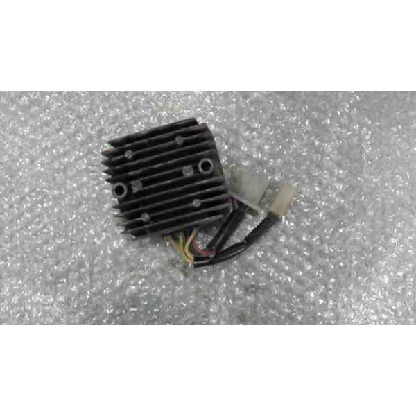 ■■VT250F　MC08-1022xxx　の　レギュレター■■ 中古品です、画像をよく見て御判断下さい。<br><br>車体番号MC08-1022xxx　より外しました。<br><br>(C...