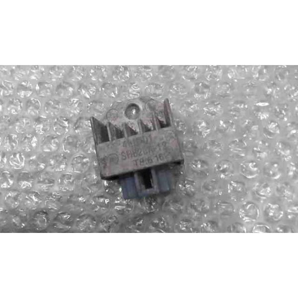 ■■JOGアプリオ　4JP-7274xxx　の　レギュレター■■ 中古品です、画像をよく見て御判断下さい。<br><br>車体番号4JP-7274xxxより外しました。<br><br>実動車か...