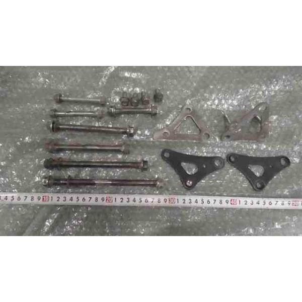 ■■YBR250　LBPPCNLD5A0000xxx　の　エンジンハンガー■■ 中古品です、画像をよく見て御判断下さい。<br><br>車体番号LBPPCNLD5A0000xxx　走行距離157062km＜メーター表...
