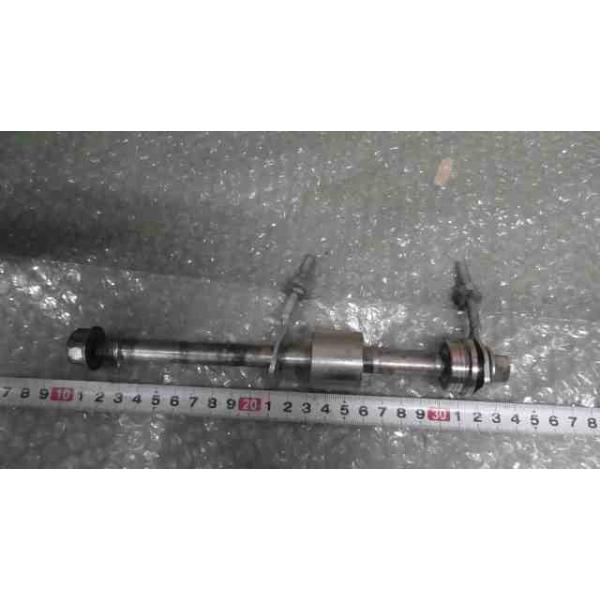 ■■クロスカブ50　AA06-1102xxx　の　リアアクスルシャフト■■ 中古品です、画像をよく見て御判断下さい。<br><br>車体番号AA06-1102xxx　より外しました。<br><br&...