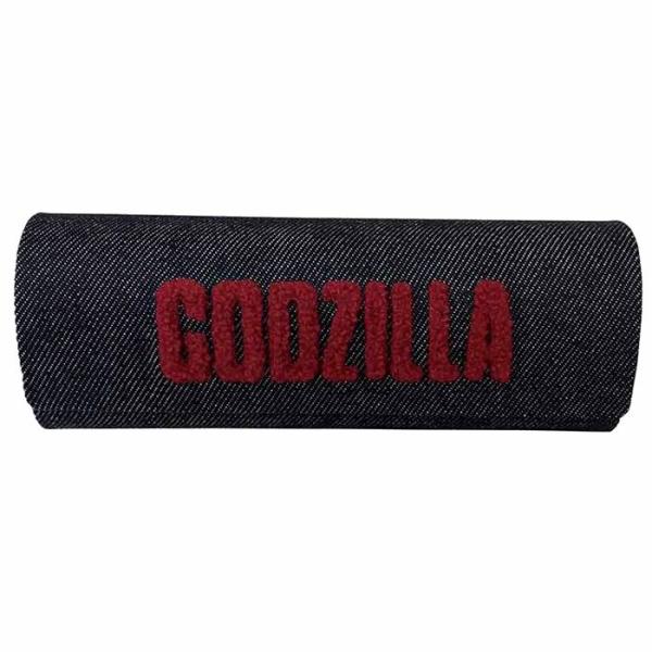[ 商品名 ]ゴジラ EDWIN メガネケース[ 特徴 ]EDWINとゴジラのコラボが実現！メガネケースが登場！メガネ拭き付【素　材】綿、ポリエステル、PU、鉄【サイズ】約W165×H40×D55mm【生産国】中国[ メーカー ]東宝株式会...
