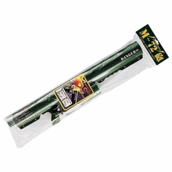 [ 商品名 ]M-72砲 バズーカ型クラッカー[ 特徴 ]超リアル！バズーカ型クラッカー日本製弾2発付き紙テープが大量に飛び出すド派手演出！弾を詰め替えて、くりかえし使える！(詰め替え用の弾クラッカーは別売です)バズーカサイズ：約75cm弾...