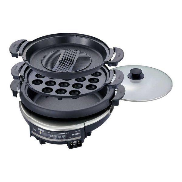 メーカー：タイガーJAN：4904710436363型番：CQD-B301TH■商品説明■●遠赤外線の効果で素材の旨みをじっくり引き出します。●プレートの波形部分をすり鉢状に傾斜させ、高い所から下に向かって流れ込むように油が中央の穴に落ちる...