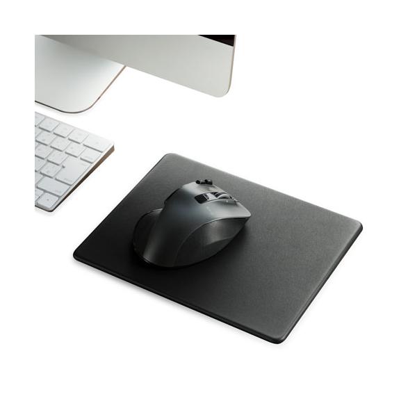 MP-SL01シリーズと比較し操作面が1.5倍拡大。どこにでも馴染むシンプルデザインで手触りのよいPUレザーを使用したソフトレザーマウスパッド。