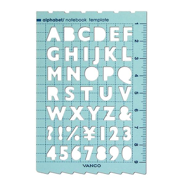 ノートブックテンプレート　アルファベット（太字）フチをなぞったり、色を塗ったり。模様や飾りも描いて遊べる太字のアルファベット。記号や罫線を繰り返し描くことができ、手帳と一緒に持ち歩くことができるコンパクトなカードサイズのテンプレートです。大...