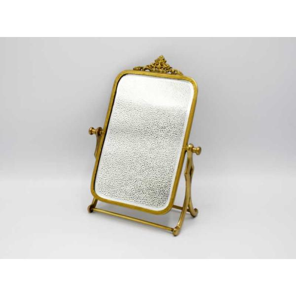 アンティークな卓上ミラー インテリア シック アジアン雑貨 輸入雑貨Brass Stand Mirror Deco Squareブラス スタンドミラー デコスクエアアンティークな真鍮フレームのテーブルミラー（卓上鏡）。トップのデコレーション...
