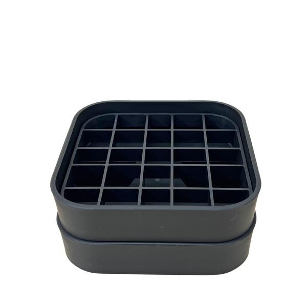 プレステラにぴったりサイズの専用受け皿です。水捌けの良い取り外し可能なインナー付き。インナーの足により排水ポットが浸かりにくく、根腐れ対策におすすめです。プレステラプレートは「R3LABO」が開発した着脱式メッシュ構造を備えた受け皿「UKE...