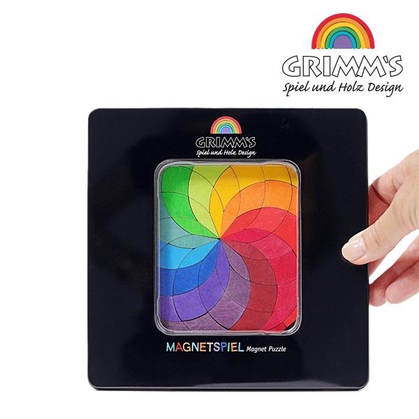 グリムスの豊かな色彩の木製パズルの裏面に磁石がついたマグネットシュピールです。黒い缶に入っているので、そのままパズルを貼り付けて遊ぶことができます。・メーカー　：ＧＲＩＭＭ’Ｓ（グリムス）社・推奨年齢　：4歳〜・サイズ　　：缶20×20×1...