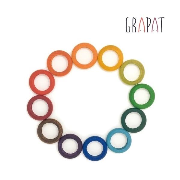 12色のリングです。メーカー：GRAPAT（グラパット）/スペインサイズ　：直径48mm素　材　：木内　容　：リング×12年齢目安：18ヶ月才以上生産国　：スペイン※ご理解ください。製品は手作業で仕上げられているため全て異なります。個性ある...