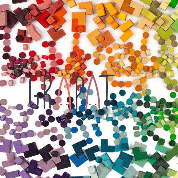 ブルームは、36のグラデーションカラーの木製のドットとL字型の木製の形のカラフルなコレクションです。モザイクや幾何学的な概念を体験したり、自由な創造を広げることができます。ミスアンドマッチ (Mis And Match) の拡張版としても活...