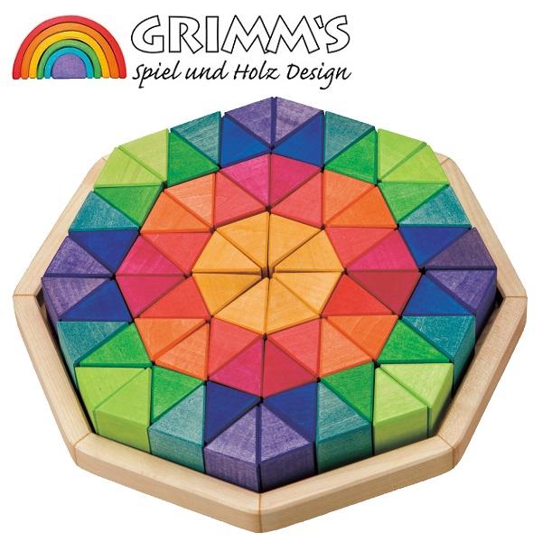 並べたり、積み上げたり、色彩遊びと積み木遊びの両方が楽しめます。色のグラデーションを考えながら作り上げると、出来上がりが一段と素敵になります。またにじのキューブと合わせて遊ぶこともおすすめです。基尺は4cmです。メーカー：ＧＲＩＭＭ’Ｓ（グ...