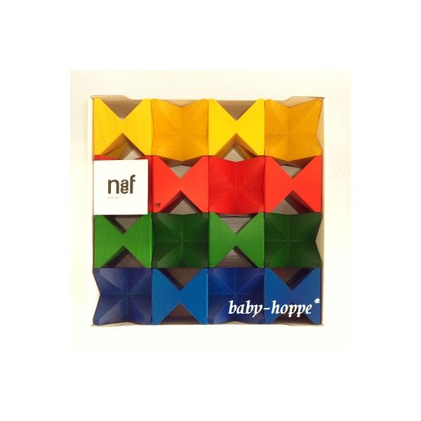 1958年に創始者クルト・ネフ氏がデザインした、ネフ社の玩具の原点となった商品です。当時の積み木の概念とは異なる斬新なデザインで大変注目を浴びました。その魅力は半世紀を過ぎた今でも色褪せず輝き続けています。1辺5cm赤・青・黄・緑の4色の立...