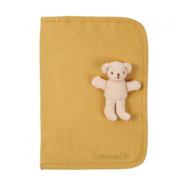 フランスで1971年から愛されている老舗ブランド、トラセリアの母子手帳ケースです。落ち着いたマスタード色の仕上がりは、甘すぎない大人のトラセリアといった感じです。外側は手触りの良い上質なリネン素材、中の素材は丈夫なポリエステル素材で作られて...