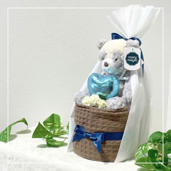 出産祝いに特別な贈り物をお探しの方に、メリーマイヤーおむつケーキをお届けします！  可愛らしいデザインと実用性を兼ね備えたこのおむつケーキは、赤ちゃんにとって最初の大切なおもちゃとしても楽しめるアイテムです。  おしゃれに飾られたおむつは、...