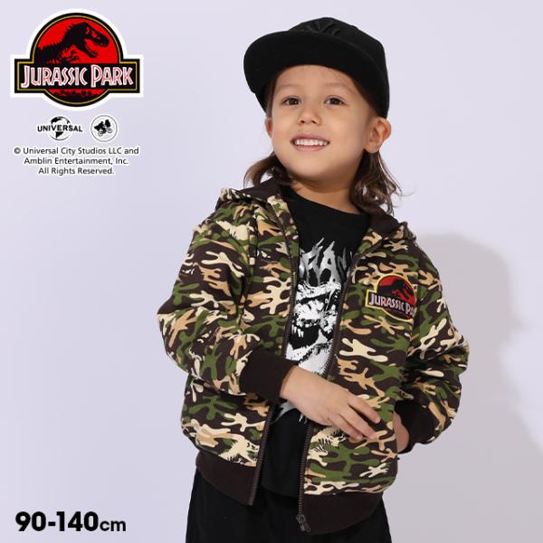 トレンドのカモフラ柄×恐竜モチーフがおしゃれなジップパーカー★「ジュラシック・パーク」のロゴワッペンもポイント♪程よい厚さと伸縮性で動きやすく、サッと羽織りやすいスウェット素材は着心地も◎同日発売のカーゴパンツと合わせて、サファリコーデやス...