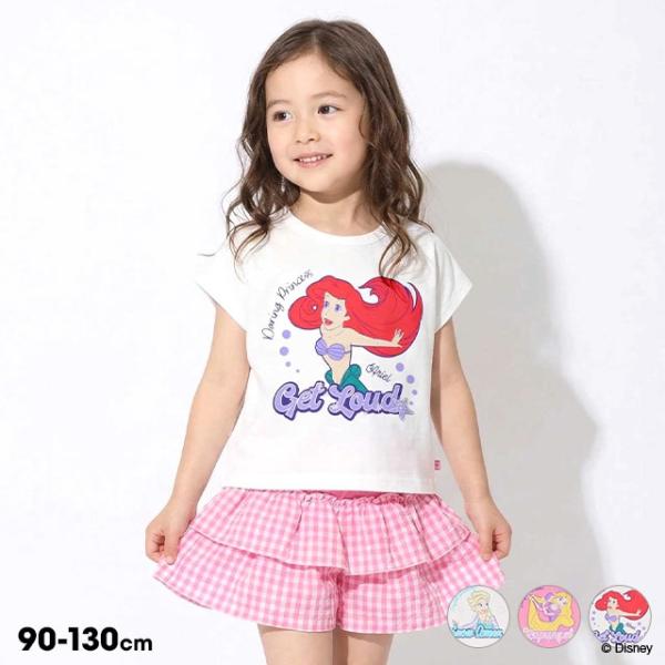 プリンセスの半袖Tシャツとフリルのショートパンツがセットになったお得アイテム★存在感あるプリントと夏らしいギンガムチェック柄がかわいい♪ポリエステル×コットンの天竺素材で、シワになりにくく乾きやすいのも嬉しいポイント◎やわらかな肌ざわりで着...