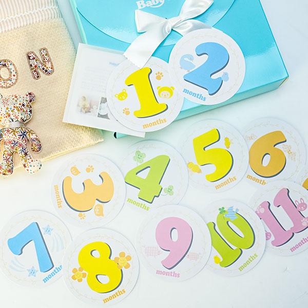 おうちで簡単に記念写真が撮れるマンスリーカード。※こちらの商品は、『ラッピング不可』です。