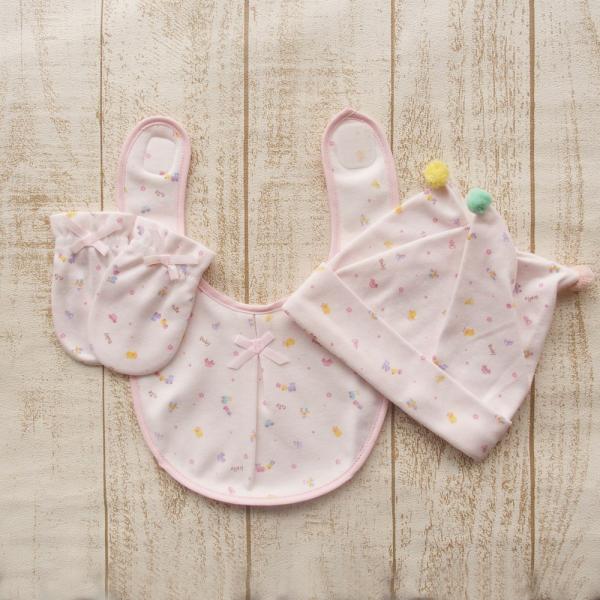 お帽子 ミトン よだれかけ　合計3点のセット！出産祝いギフト用としておすすめのセット！安心安全の日本製。ギフト包装も可能。