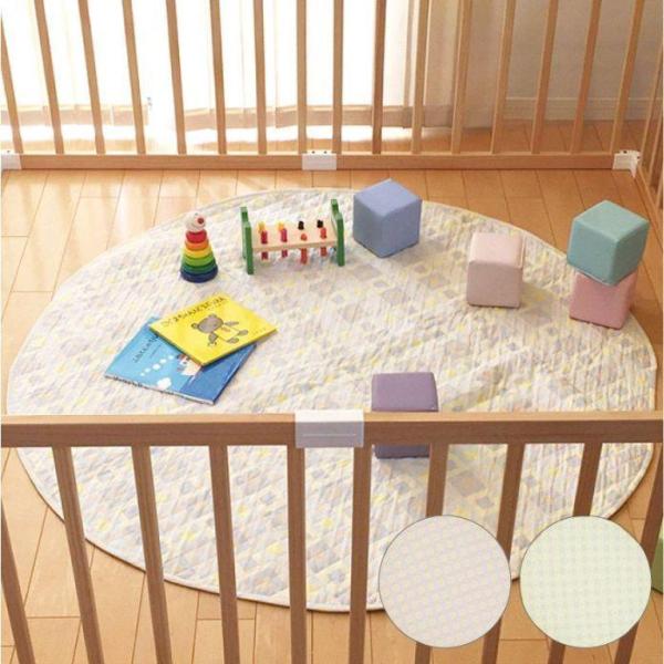 大きなサークル型プレイマット。床の傷つけにくく、お子様が楽しく遊べます。サイズ：140×140cm（直径140cm）素材：表地：綿100％　　　裏地：ポリプロピレン100％（ノンスリップ加工）　　　中綿：ポリエステル100％お手入れ方法：液...