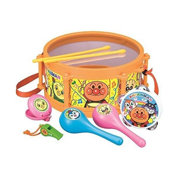 ★楽しい5種類の楽器がひとつになったお得なセット★アンパンマンのかわいい楽器がセットになりました。ドラムは首から下げられるヒモ付きです。全ての楽器類がドラムの中に収納できます。[セット内容]ドラム、バチ×2、マラカス×2、カスタネット、ホイ...