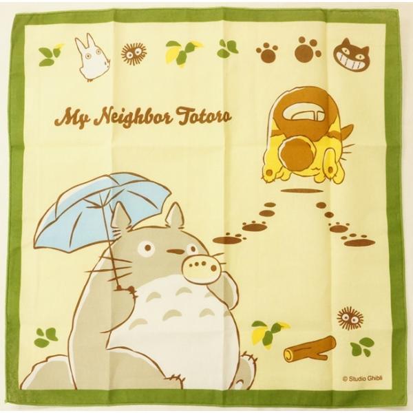 ★お弁当箱包みに。　ランチタイムのお弁当箱敷きに★素材/綿１００％★製品サイズ/約43×43cm★中国製★製造元/スケーター株式会社【トトロ】