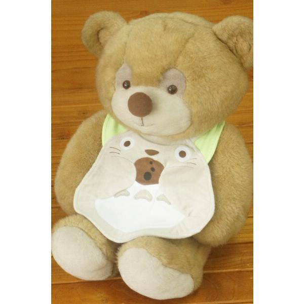 ★となりのトトロのスタイです。★首回りはマジックテープ止めで楽々脱着。★製品サイズ/たて20.5cm(耳部分含まず)×よこ22cm★材質/表面・・綿75％、ポリエステル25％　　　　裏面・・ポリエステル100％★発売元/株式会社サンアロー※...