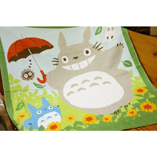 ★表面がガーゼ、裏面がパイルの　正方形バスタオルです。★赤ちゃんをタオルの上に寝かせて　キャラクターと一緒に撮影できます★お風呂上りやお昼寝時の肌掛けにも　ご利用いただけます　赤ちゃんが成長したら敷物や　お母さんのひざ掛けにも！★約９０cm...