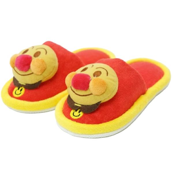 ★アンパンマンのとってもかわいい、　マスコット付きルームシューズ★かかと部分には足が痛くないようにクッション入り★底面はすべりにくい加工★主素材/ポリエステル★適応サイズ/14〜16cm程度★中国製★発売元/ニッポンスリッパ株式会社子供用ス...