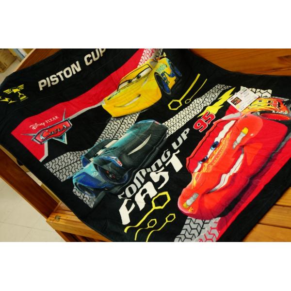 ★制菌加工のお昼寝ケット　繊維上の皮膚常在菌や有害細菌を特定して、　それらが増えないようにする加工です。★更に紫外線遮蔽加工　繊維に紫外線遮蔽効果があり、　遮蔽効果90％以上★汗っかきのお子様には、なくてはならない夏の必需品。★吸収性の良い...