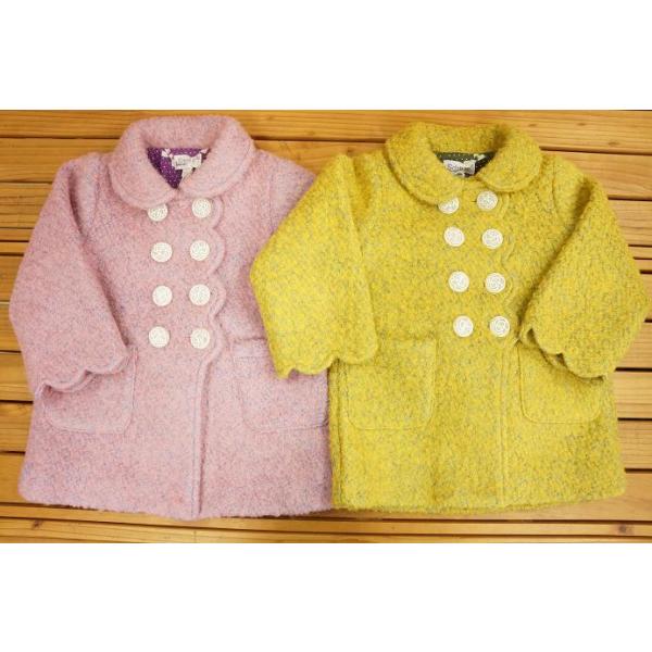 ♪お袖と胸元のカットがスカラップ で、かわいいコートです！♪お花のボタンもダブルで可愛い〜（*実際のボタンはシングルです）♪QUAL．（表地）ポリエステル70％　ウール30％（裏地）綿100％♪フリークス　スネー　中国製【サイズ】♪90サイ...