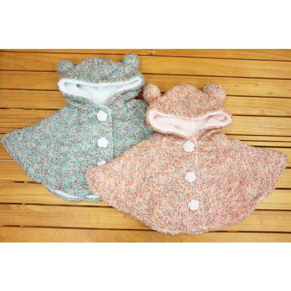 ♪フードにごろっとお耳がついた、かわいいマントです！♪裏地がフリースであったか♪ボタンも、お花型で可愛い〜♪サッと、羽織れるマントは小さいお子様に重宝です。♪QUAL．（表地）ポリエステル20％　アクリル80％（裏地）ポリエステル100％♪...