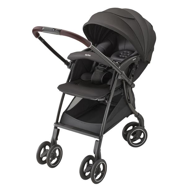 4輪フリーでスッと真横に軽快スライド。人気の軽量オート4輪両対面A形ベビーカー「ラクーナ クッション」に「4輪フリー機能」を搭載した「ラクーナ クッション フリーAE」ハンドルレバーをギュっと握れば、4輪全てがフリーになって“真横スライド”...