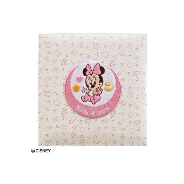 かわいい赤ちゃんのお誕生の記念やご出産祝いに。台紙もかわいいディズニー柄。専用化粧函にはいっていますので贈り物にも最適！ページを開くと、おなじみのキャラクターたちがいっぱい！育児記録がついています。手形・足形をとるスペースもあります。付属の...