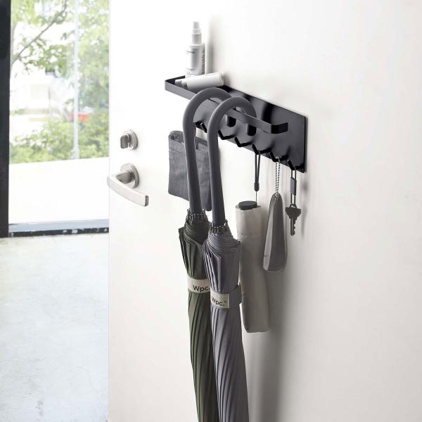 ・ブランド：YAMAZAKI（山崎実業）/日本・ジャンル：傘立て・主な素材：スチール 粉体塗装、マグネット（本体）/シリコーン（滑り止め）・サイズ：約W280xD70xH95mm（本体）/約W80xD62xH15mm（トレー内寸）/約W19...