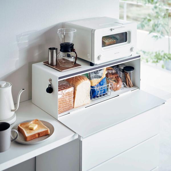 ・ブランド：YAMAZAKI（山崎実業）/日本・ジャンル：ブレッドケース・主な素材：スチール 粉体塗装、マグネット（本体、扉）/シリコーン（緩衝材）・生産国：中国・サイズ：約W622xD300xH220mm（本体）/約W615xD260xH...