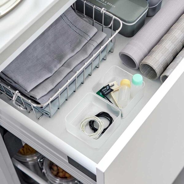 ・ブランド：YAMAZAKI（山崎実業）/日本・ジャンル：引き出し整理トレー・主な素材：PS樹脂・生産国：中国・サイズ：約W80xD80xH37mm（1個あたり）/約W75xD75xH33mm（1個あたり内寸）・重量：約43g(1個あたり)