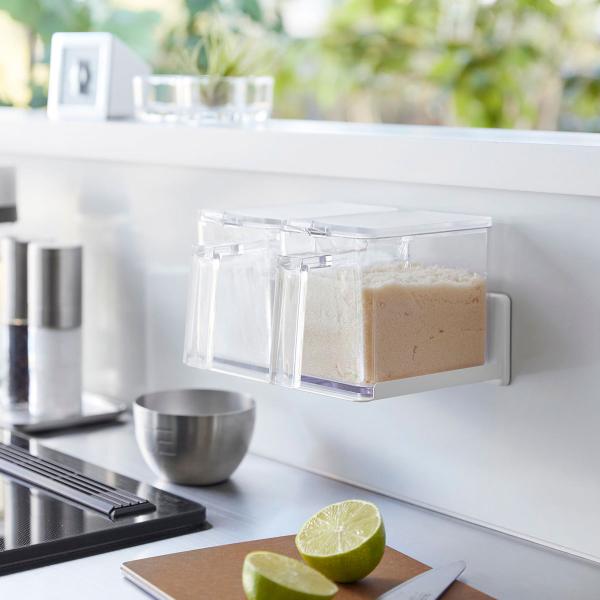 ・ブランド：YAMAZAKI（山崎実業）/日本・ジャンル：調味料ラック・主な素材：スチール 粉体塗装（本体）/シリコーン（クッション）/ポリカーボネート、PET、ポリウレタン（フィルムフック）・生産国：中国・サイズ：約W180xD125xH...