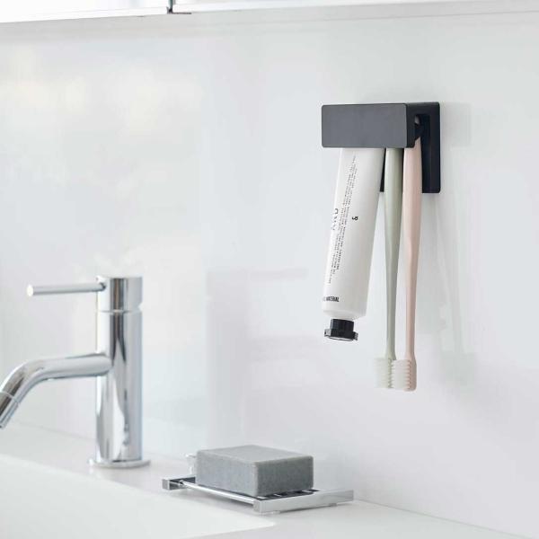 ・ブランド：YAMAZAKI（山崎実業）/日本・ジャンル：歯ブラシホルダー・主な素材：ABS樹脂（本体）/シリコーン（滑り止め）/ポリカーボネート、PET、ポリウレタン（フィルムフック）・生産国：中国・サイズ：約W90xD28xH60mm（...