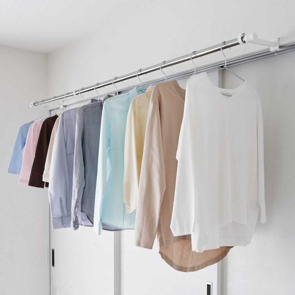 ・ブランド：YAMAZAKI（山崎実業）/日本・ジャンル：室内物干しホルダー・主な素材：スチール 粉体塗装・生産国：中国・サイズ：約W40xD237xH50-65mm（1つあたり 調節ネジ含む）・重量：約165g（1つあたり）・耐荷重：7k...