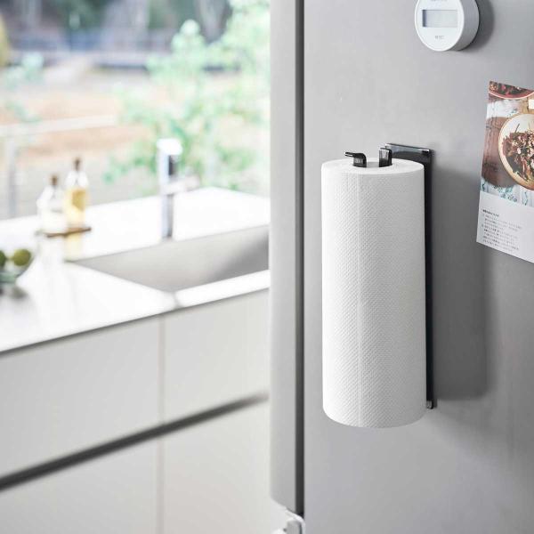 ・ブランド：YAMAZAKI（山崎実業）/日本・ジャンル：キッチンペーパーホルダー・主な素材：スチール 粉体塗装、マグネット（本体）/シリコーンゴム（滑り止めリング）・生産国：中国・サイズ：約W60xD93XH245mm・重量：約440g・...